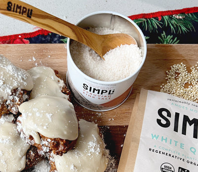 Gluten-Free Gingerbread Quinoa Cookies with Vanilla Frosting – SIMPLi